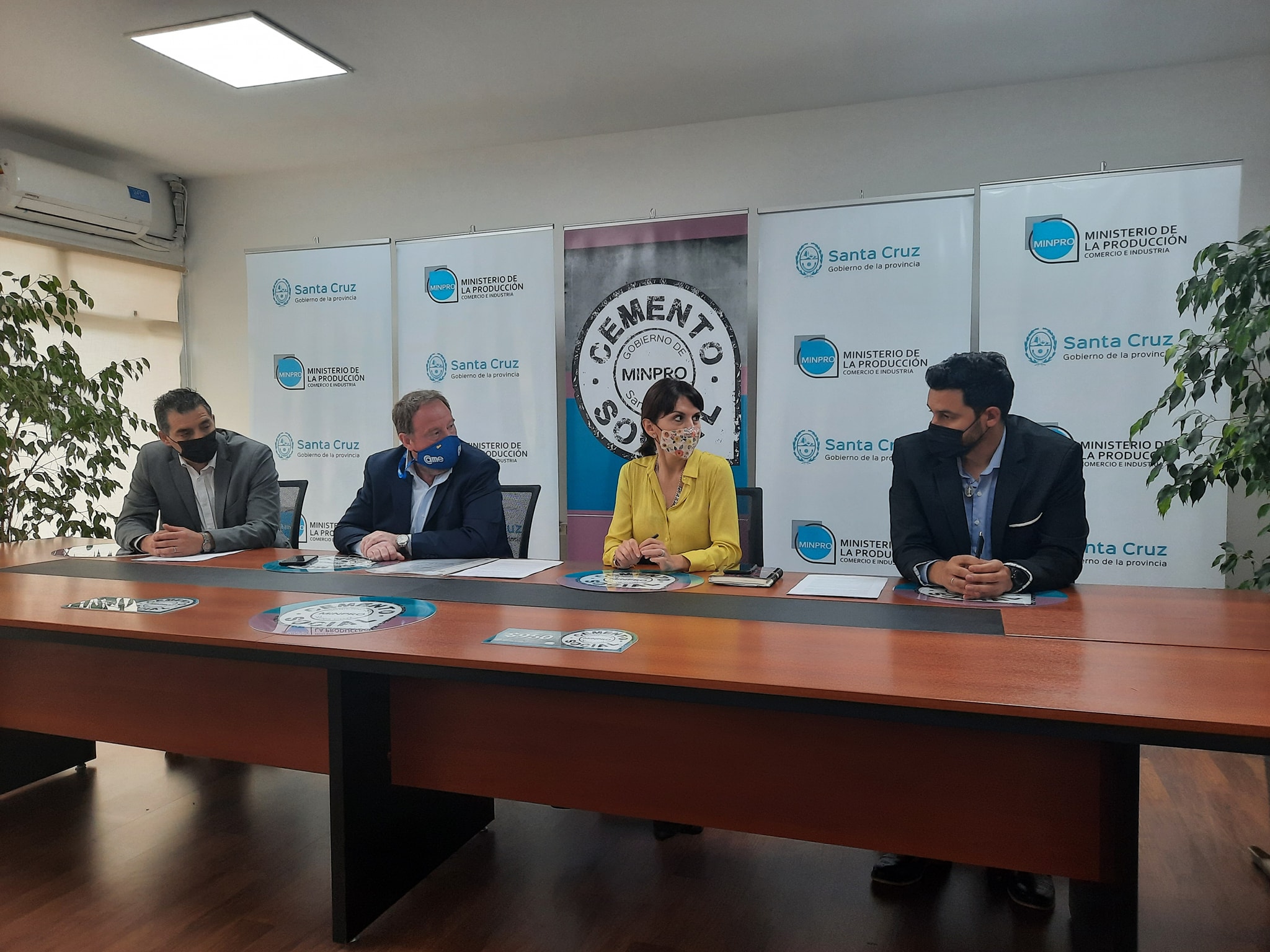 El Gobierno de Santa Cruz presentó el Programa “Cemento Social ...